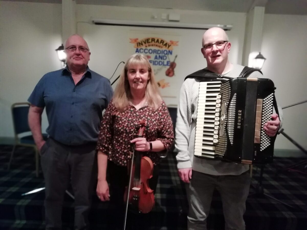 West Coast Today - News - Fiddle club pays tribute to Fyne folk