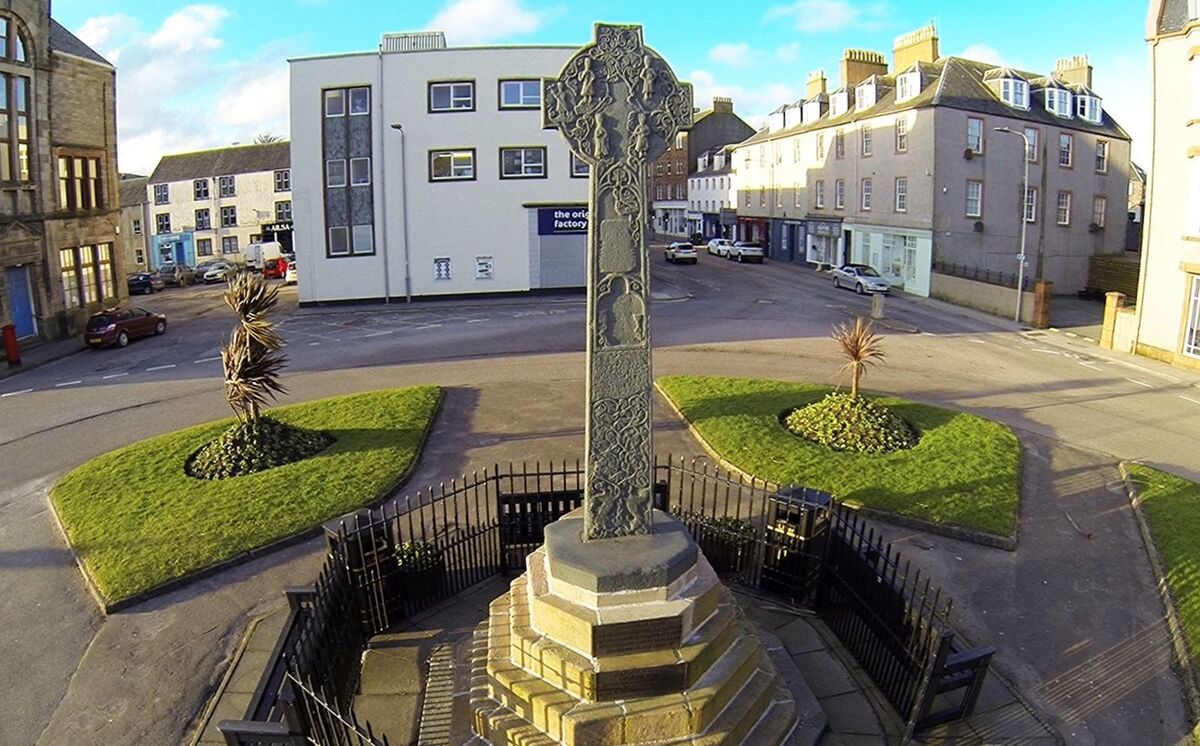West Coast Today - News - Video commemorates restoration of town's cross