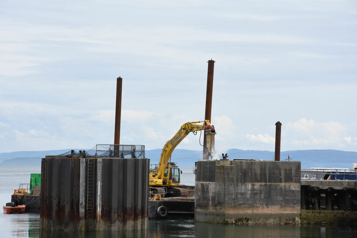 West Coast Today - News - Brodick pier demolition work is progressing well