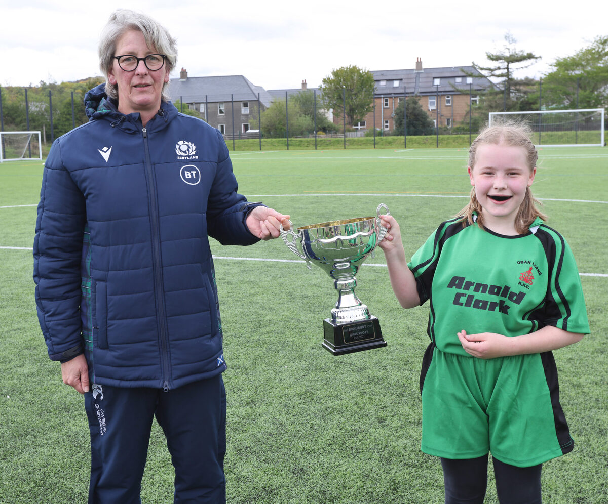 West Coast Today - Sport - High school girls pitch in for Bradbury Cup