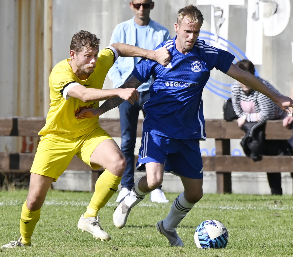 West Coast Today - Sport - Set backs in set pieces allow game to slip ...