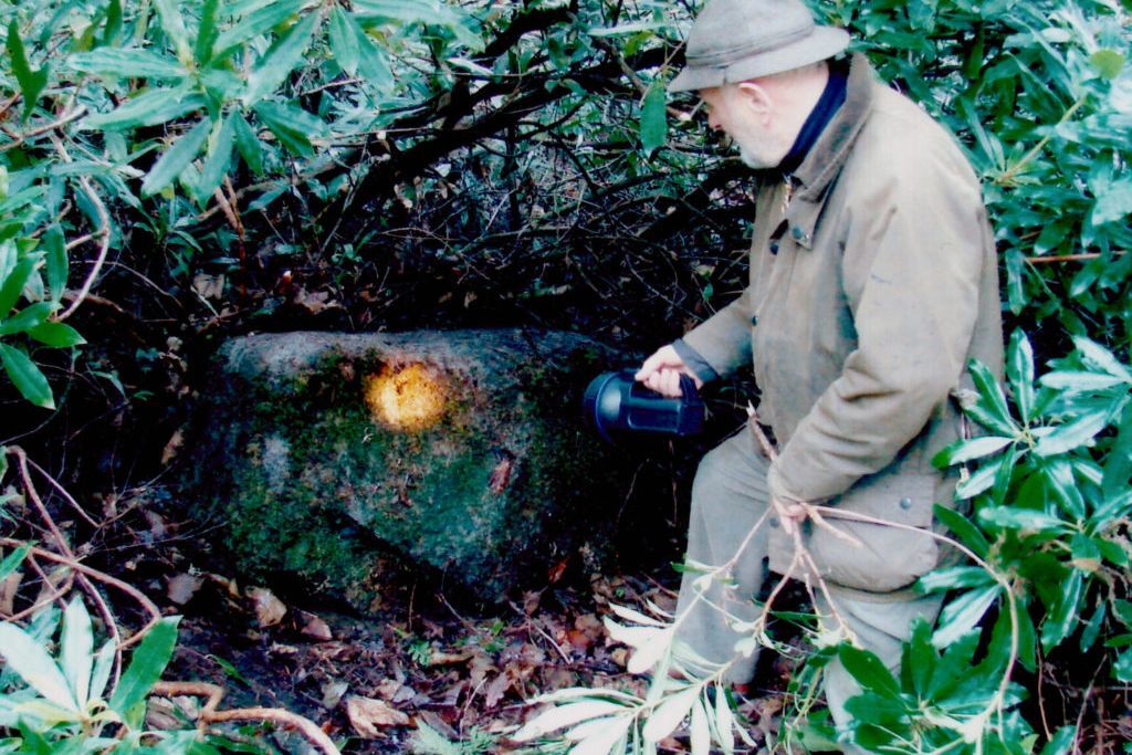 West Coast Today - Media Library - Peter MacLeod at the Breda monkeys ...