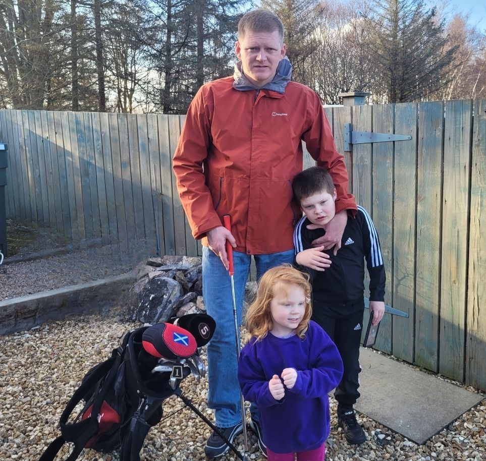 West Coast Today - News - Golfer dad hits the FAIR-ways for charity