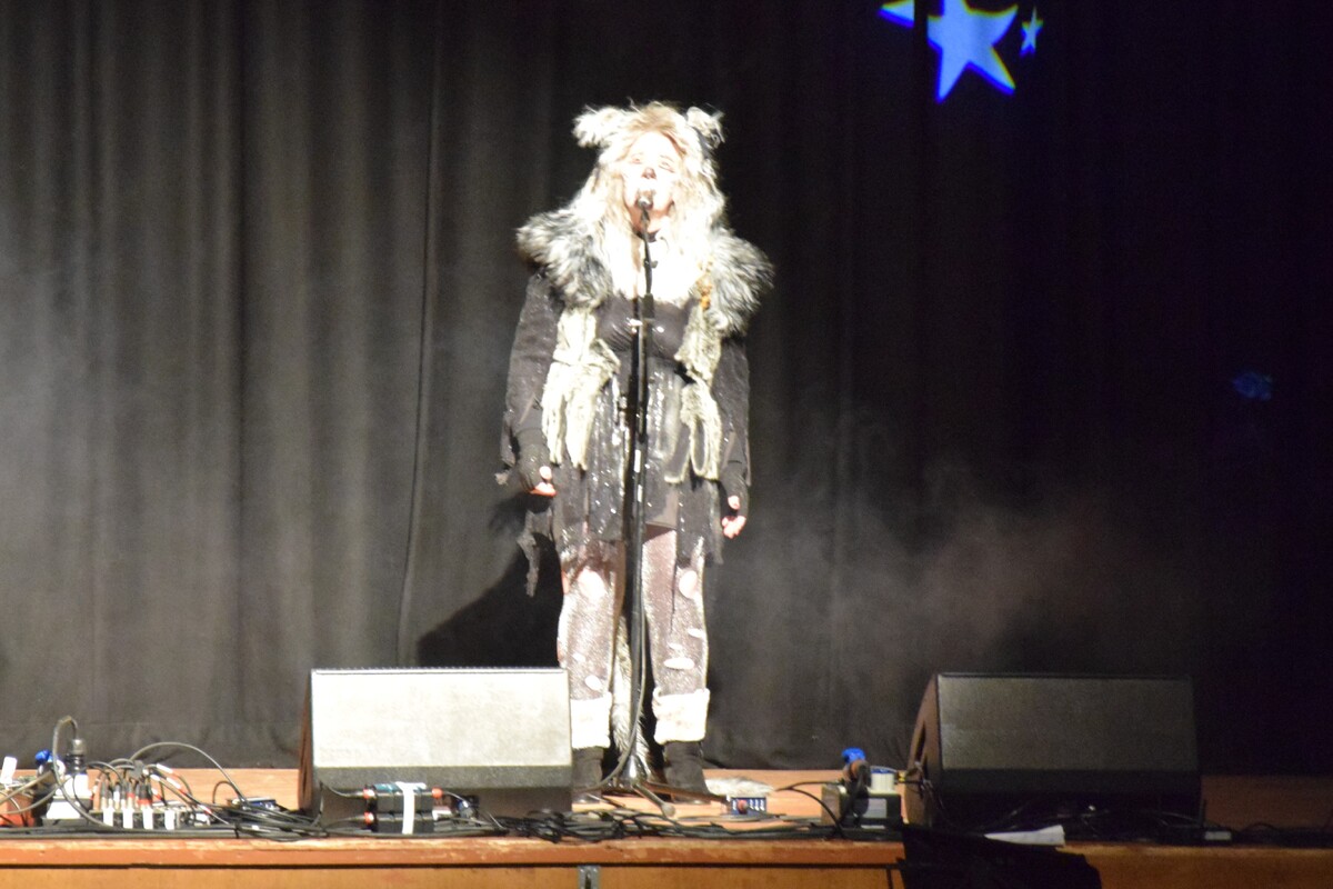 West Coast Today - Media Library - Anne Leith dressed to impress as she ...