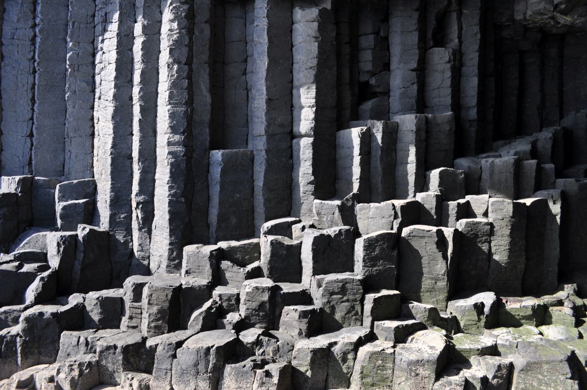 West Coast Today - Media Library - The tall staff-like basalt columns ...