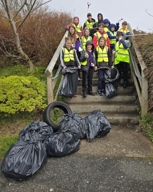 West Coast Today - News - Lewis primary school pupils clean up in ...