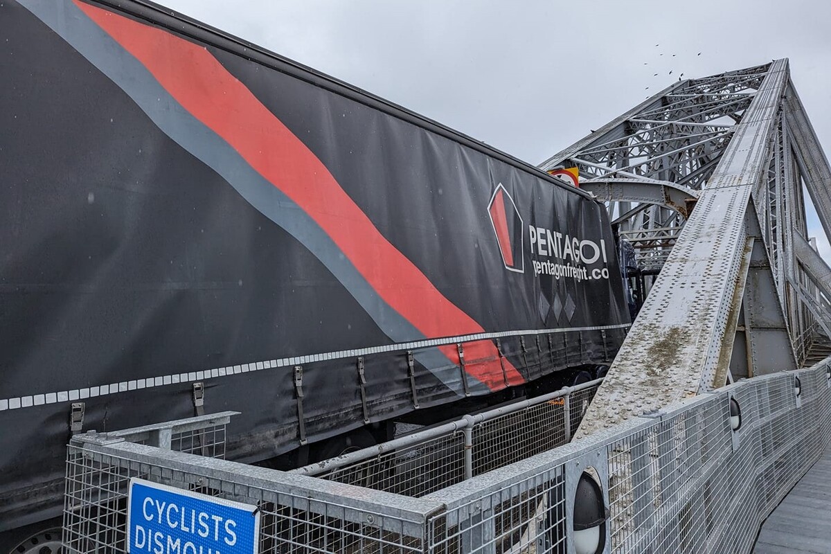 West Coast Today - News - Connel Bridge reopens after lorry jam