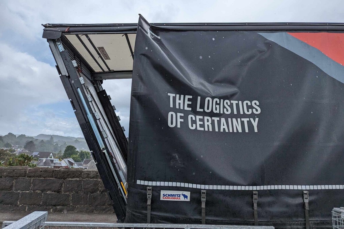 West Coast Today - News - Connel Bridge reopens after lorry jam