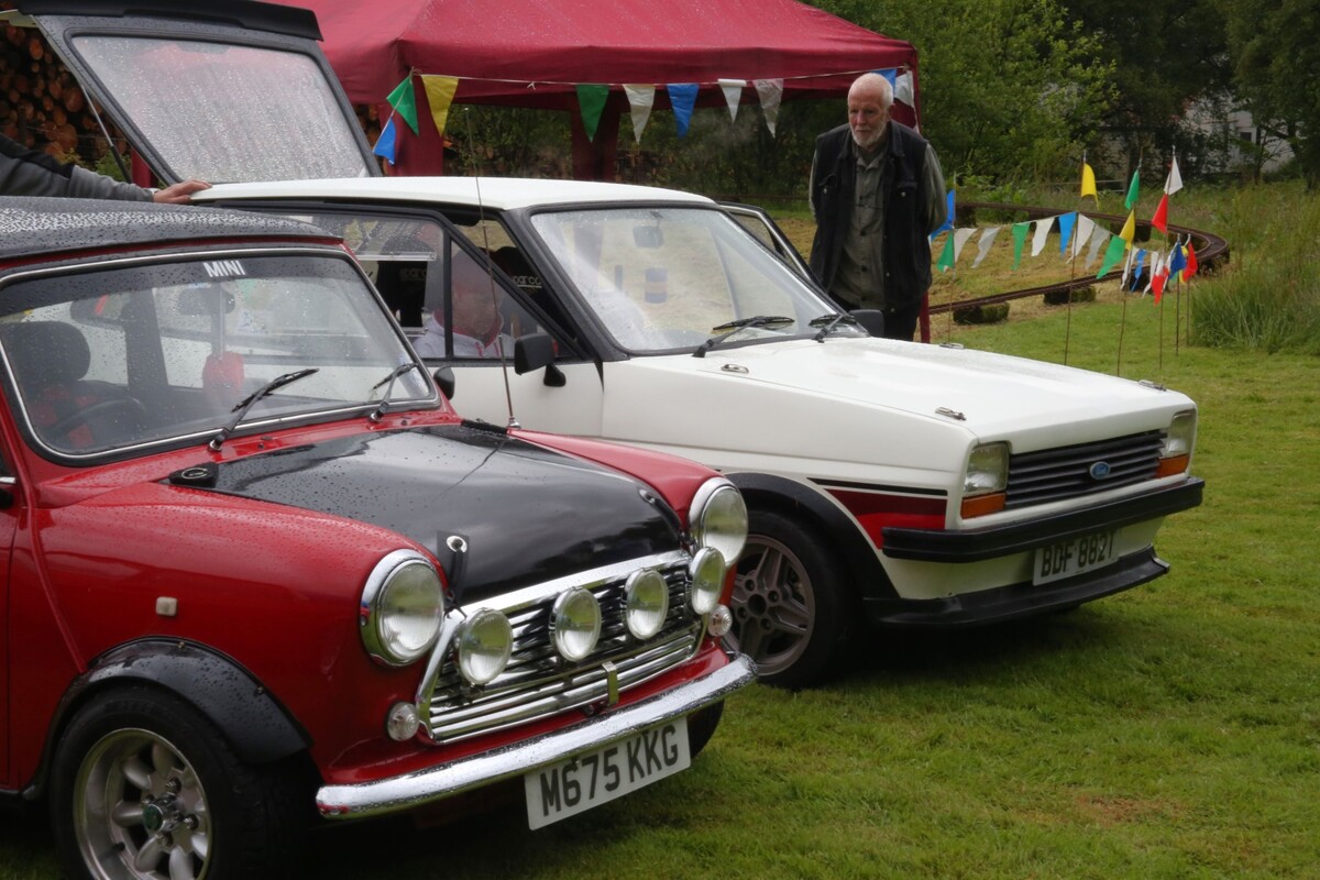 West Coast Today - News - Dad's day car show revs up a crowd - photo ...