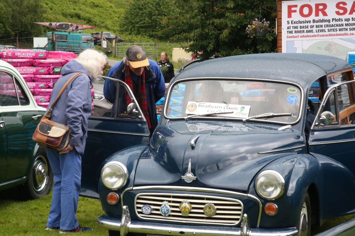 West Coast Today - News - Dad's day car show revs up a crowd - photo ...