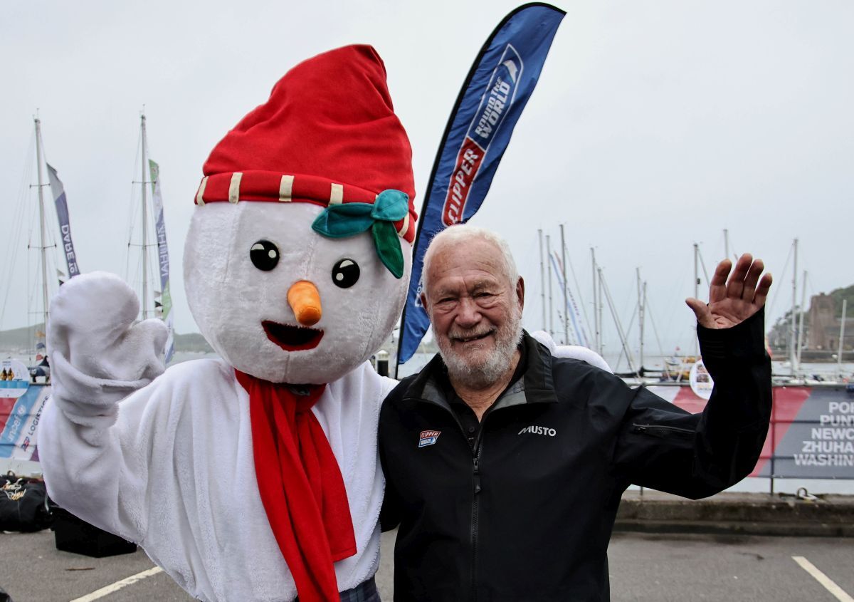 West Coast Today - News - Titanic photo opp for Coolio