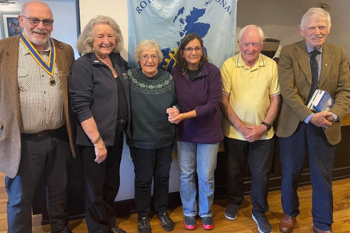 West Coast Today - News - Rotary member bag some memorable guests for ...