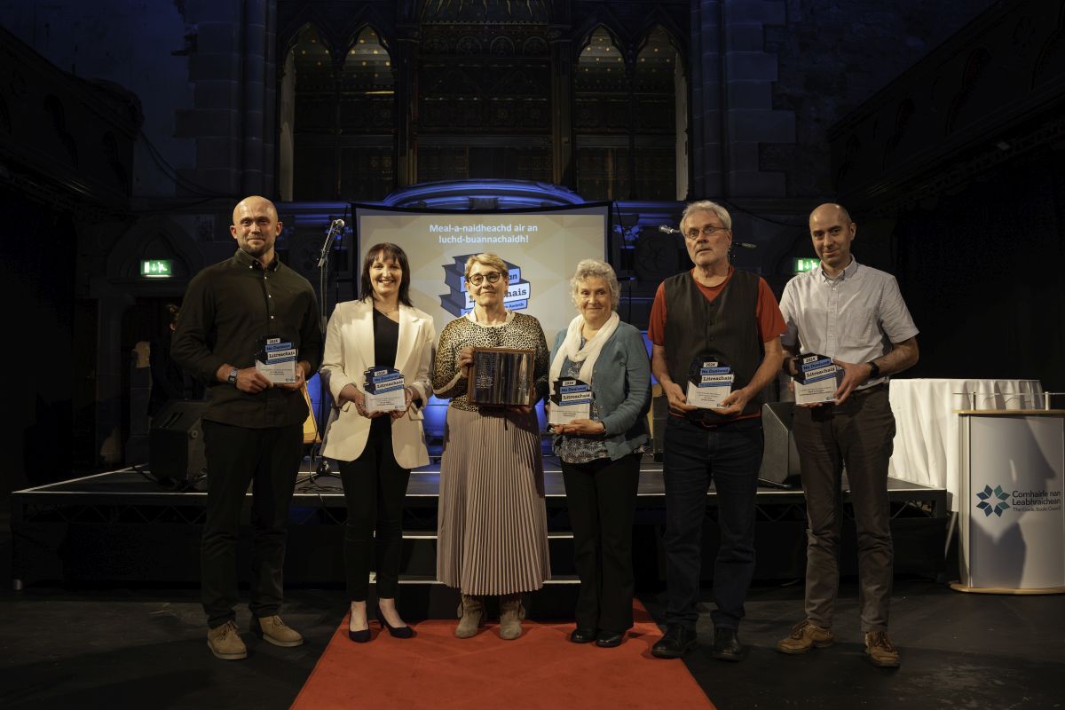 West Coast Today - Leisure - Joni Buchanan wins prestigious Domhnall ...