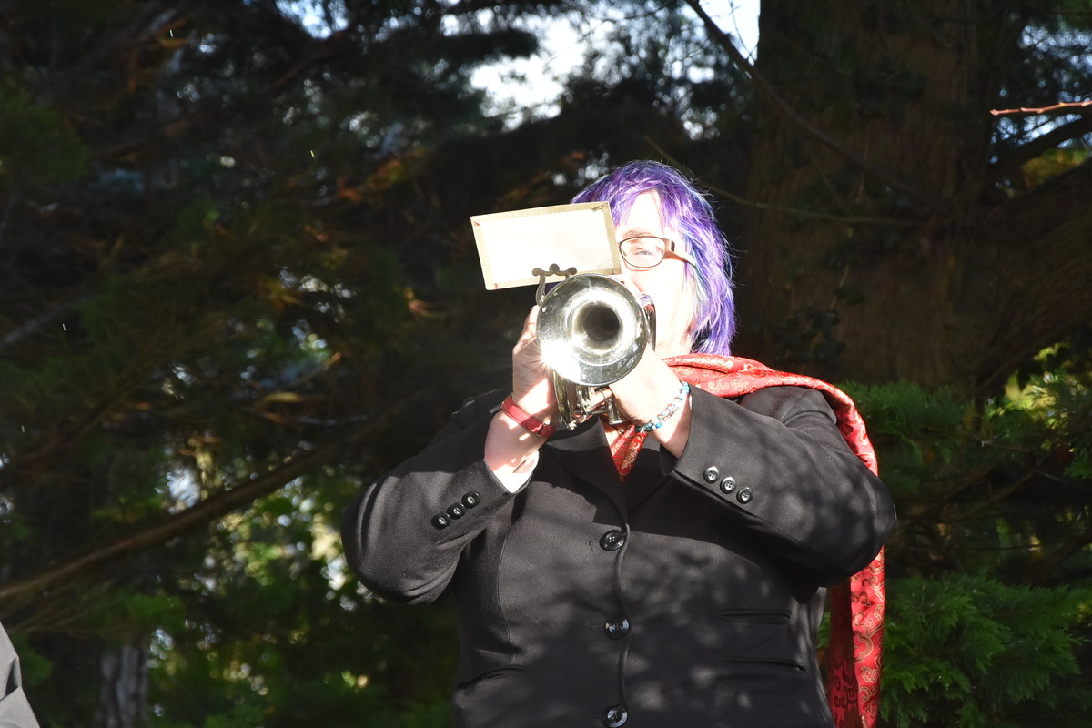 West Coast Today - Media Library - Biff Simpson sounds the Last Post.