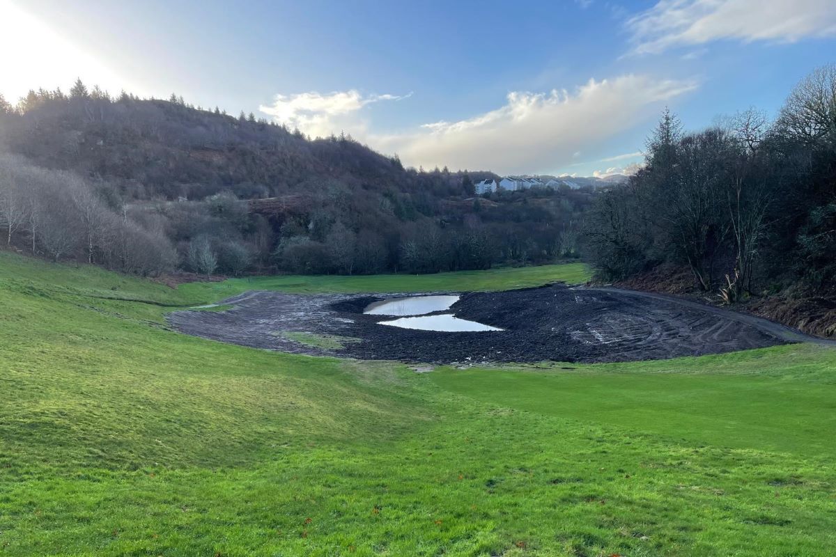 West Coast Today - News - Anger as turf for new golf green stolen by ...