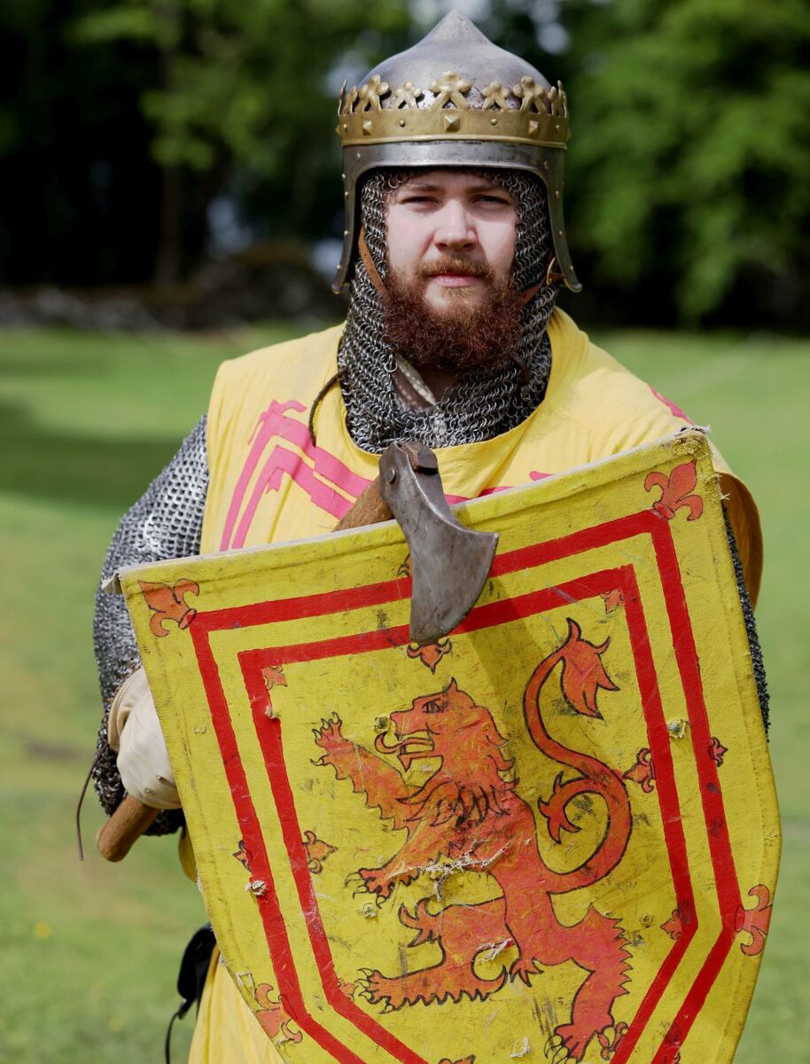 West Coast Today - Media Library - Robert the Bruce fight ready ...