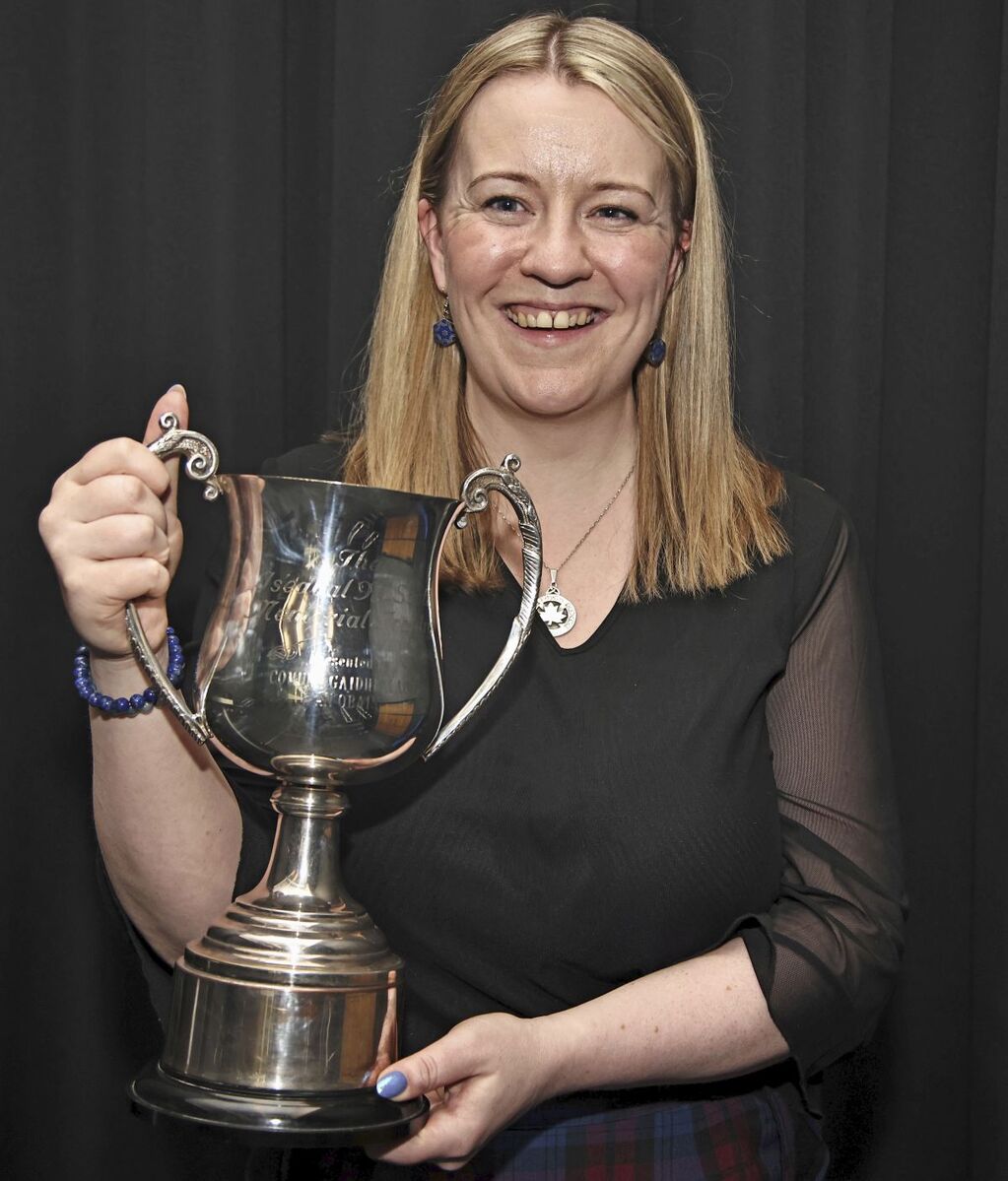 West Coast Today - Media Library - Julie Ann MacFadyen Oban with the Argyll trophy after winning ...