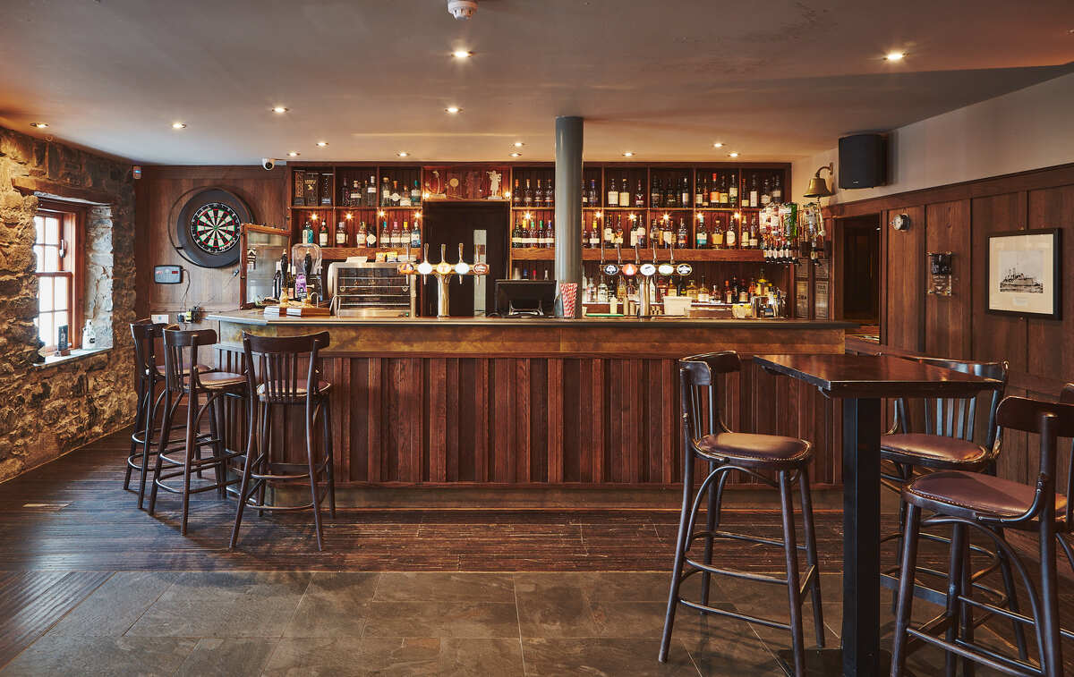 West Coast Today - News - Macgochans wins Argyll pub of the year for ...