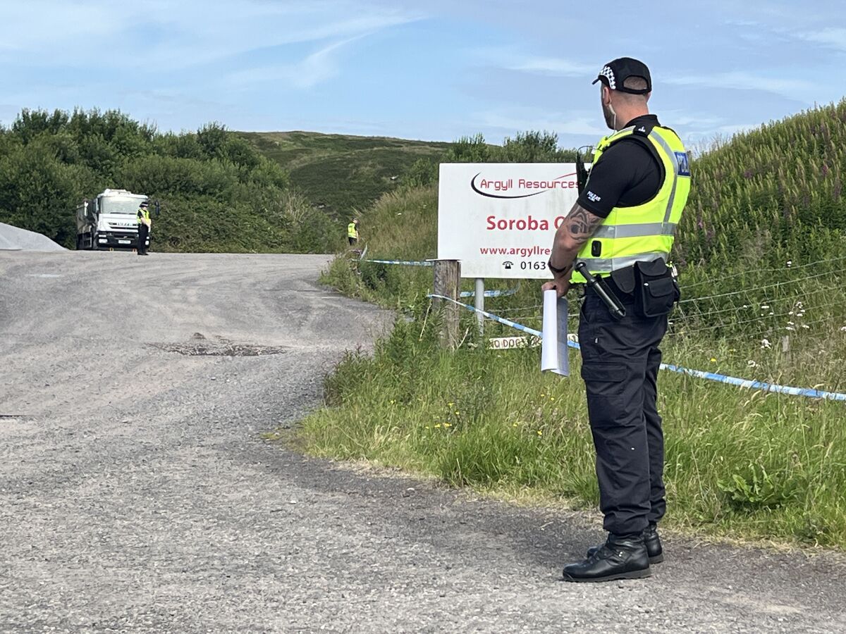 West Coast Today - News - Police search in Oban for drive-by murder weapon