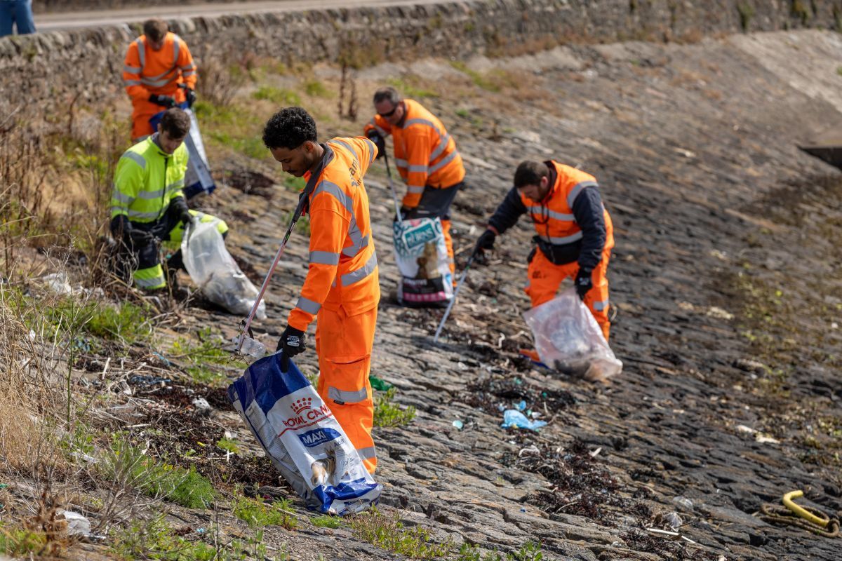 West Coast Today - News - Crossaig Project team tackle marine pollution ...