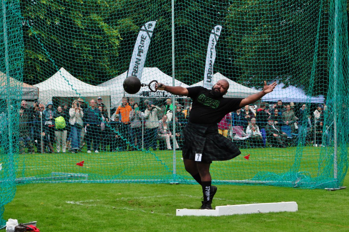 West Coast Today - News - Inveraray games brings out competitive spirit