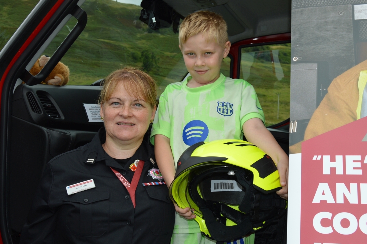 West Coast Today - News - Village turns out to acknowledge firefighter ...