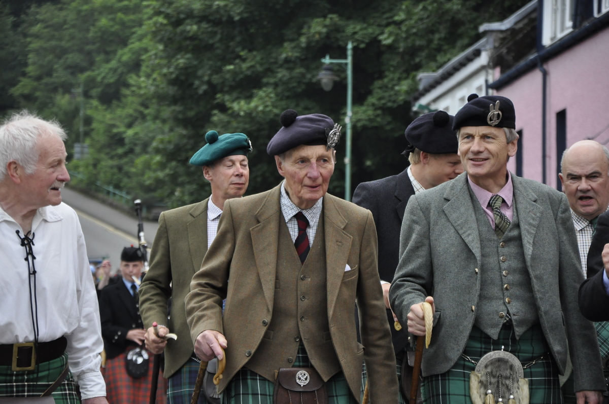 West Coast Today - News - Crowd takes the crown at Mull Highland Games