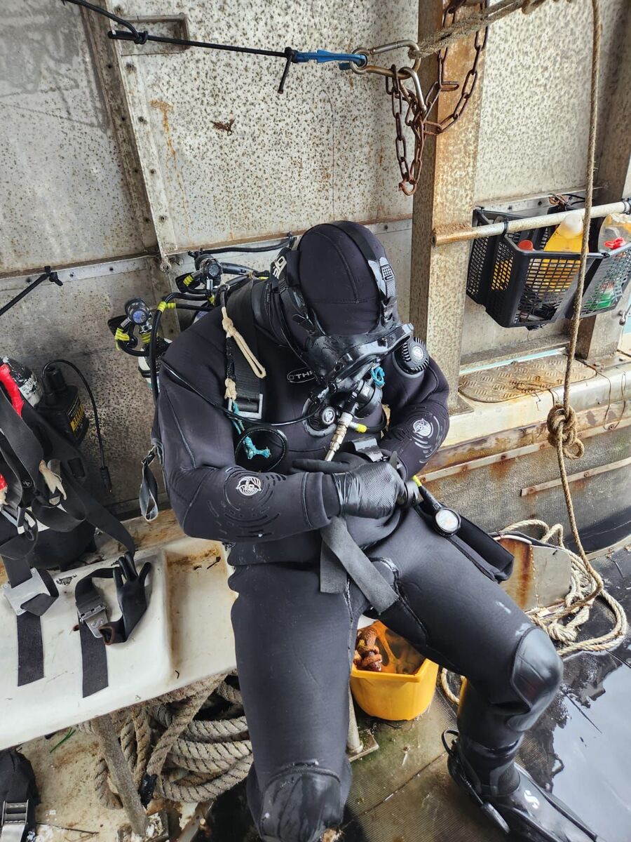 West Coast Today - News - Post-op diver dad back in the deep - thanks ...