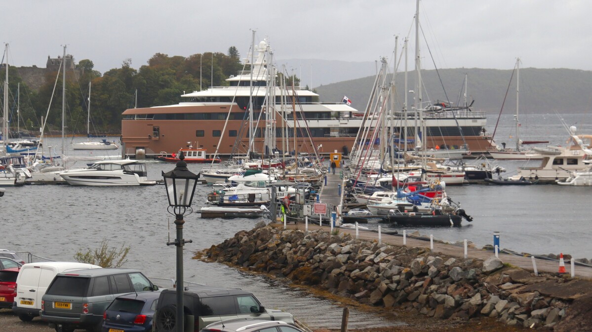 West Coast Today - News - £81 million superyacht owned by Russian billionaire turns heads