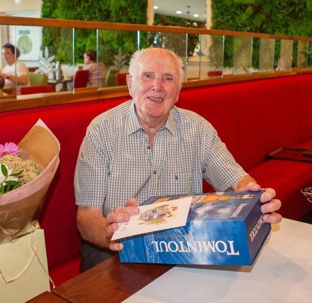 West Coast Today - News - Francis bow wows out after almost 30 years ...