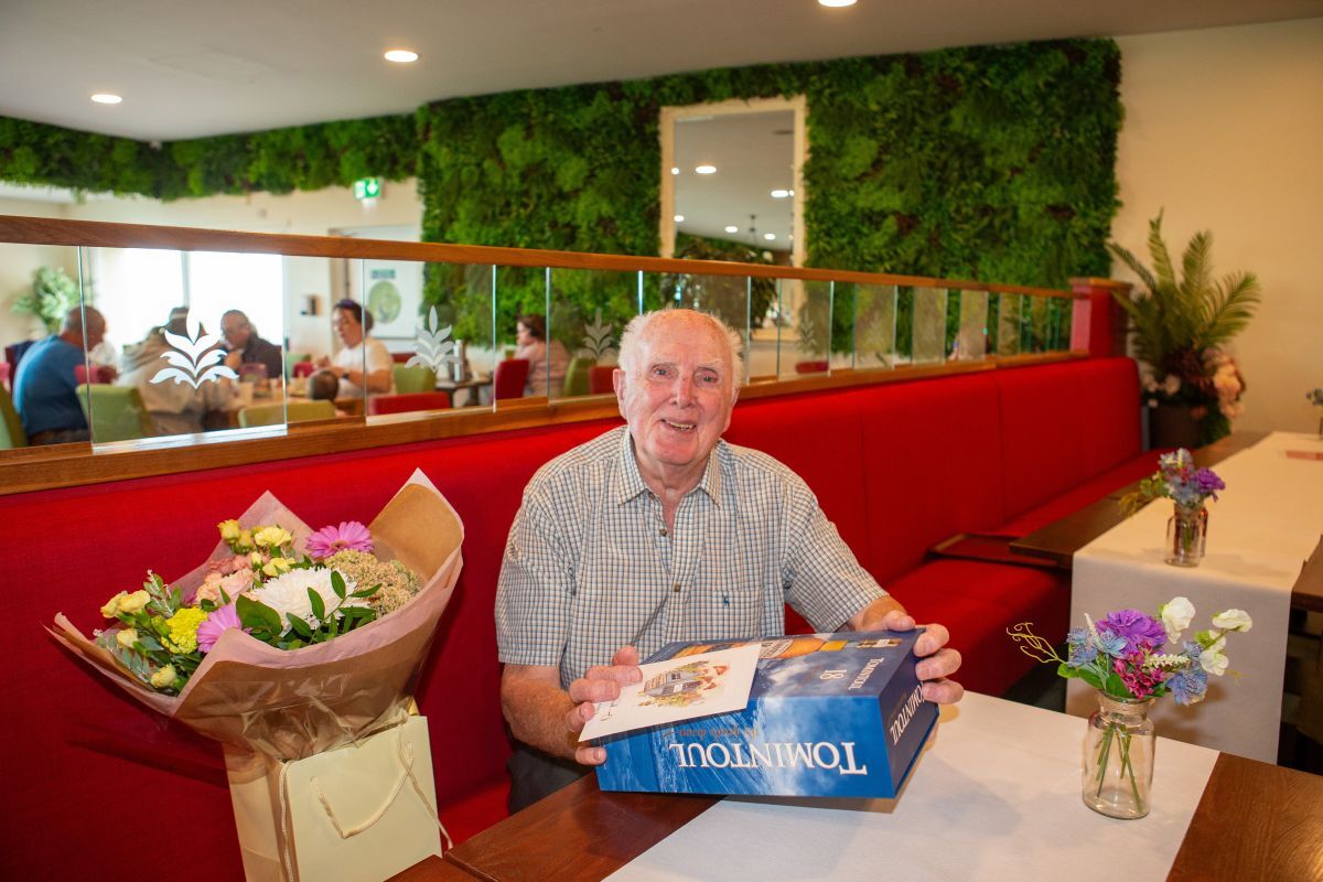 West Coast Today - News - Francis bow wows out after almost 30 years ...