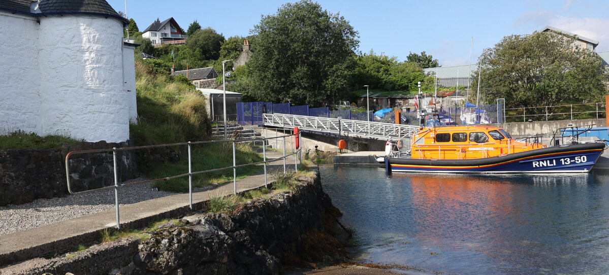 West Coast Today - News - Discarded tackle putting lifeboat crew at risk