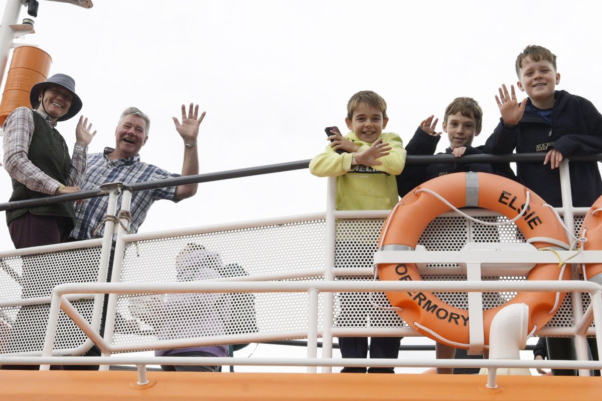 West Coast Today - Media Library - WEB NO F37 CorpachMarinaBarbecue 25 TripOnTheLoch IF