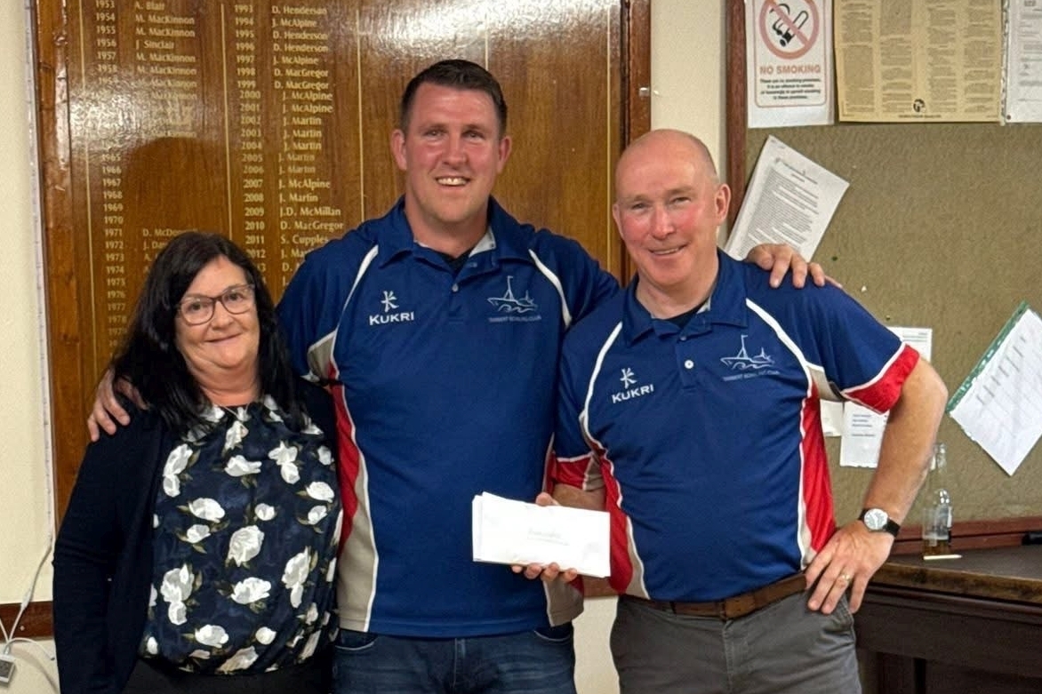 West Coast Today - Sport - Bowlers shine a light on charity match