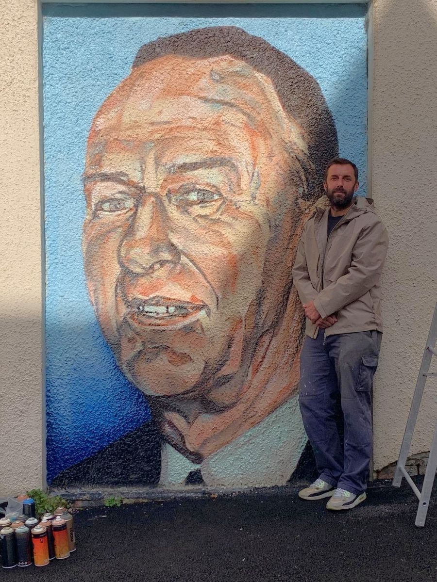 West Coast Today - News - Labour of love for Ling as "man in the mural ...