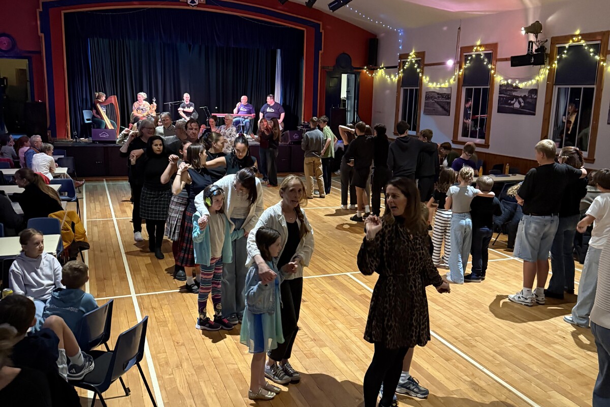 West Coast Today - Media Library - Dancers enjoying music from the band ...