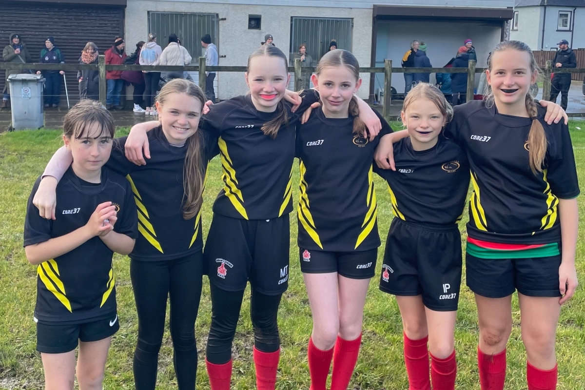 West Coast Today - Media Library - 'Argyll' U12 girls team in Mid Argyll tops with players from ...