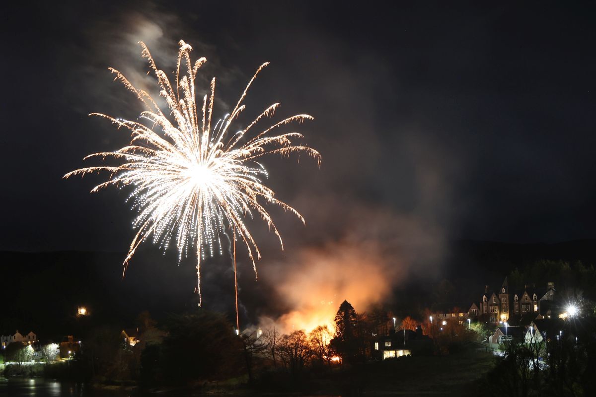 West Coast Today - Media Library - View off fireworks from Connel ...