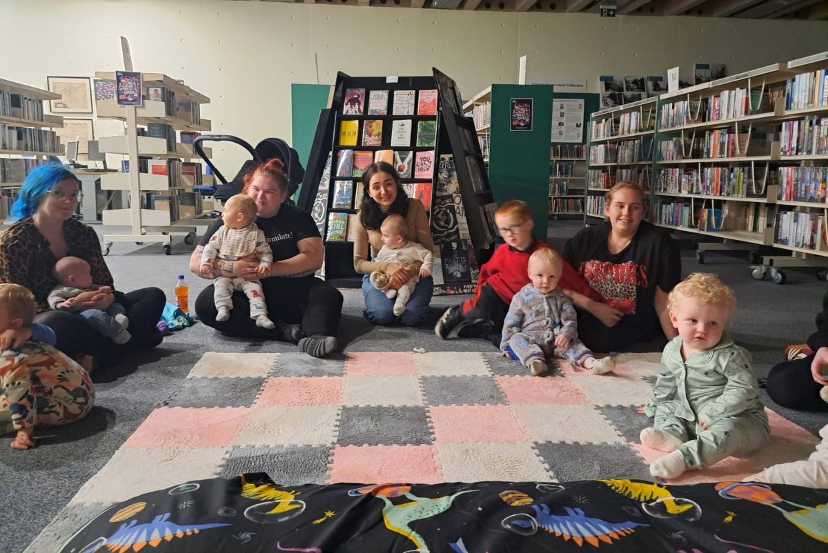 West Coast Today - All Content - WCT - Campbeltown tots snuggle up for cosy Twilight Bookbug session