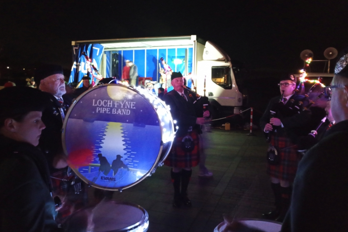 West Coast Today - News - Front Green buzzes as Lochgilphead embraces ...