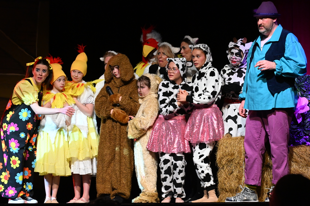 West Coast Today - Media Library - Trott Farm Animal Chorus