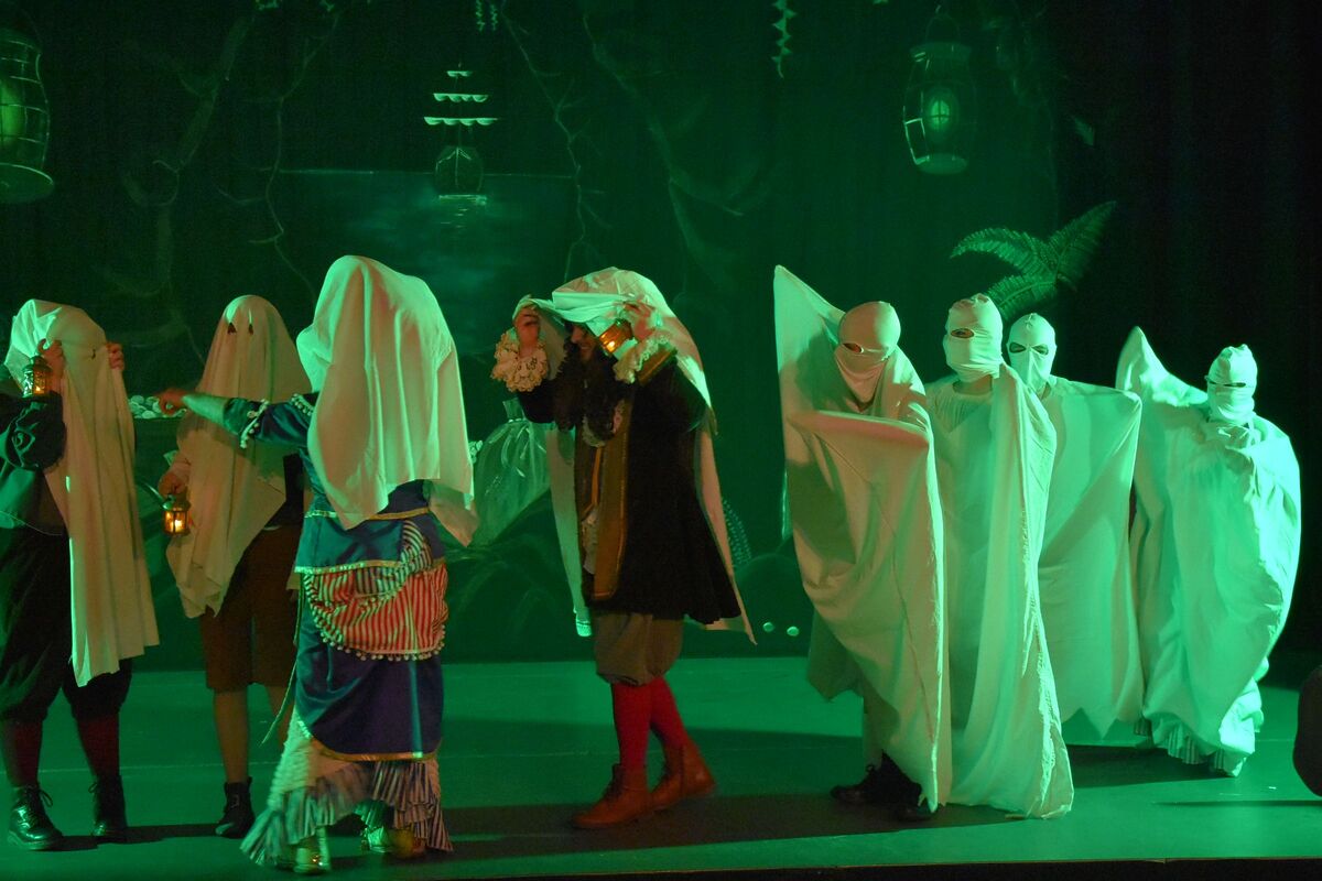 West Coast Today - Leisure - Star power takes centre stage at island’s ...