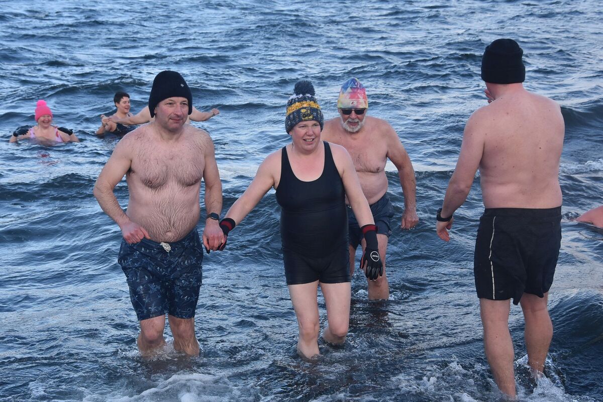 West Coast Today - Leisure - Dookers enjoy a chilli start to the new year