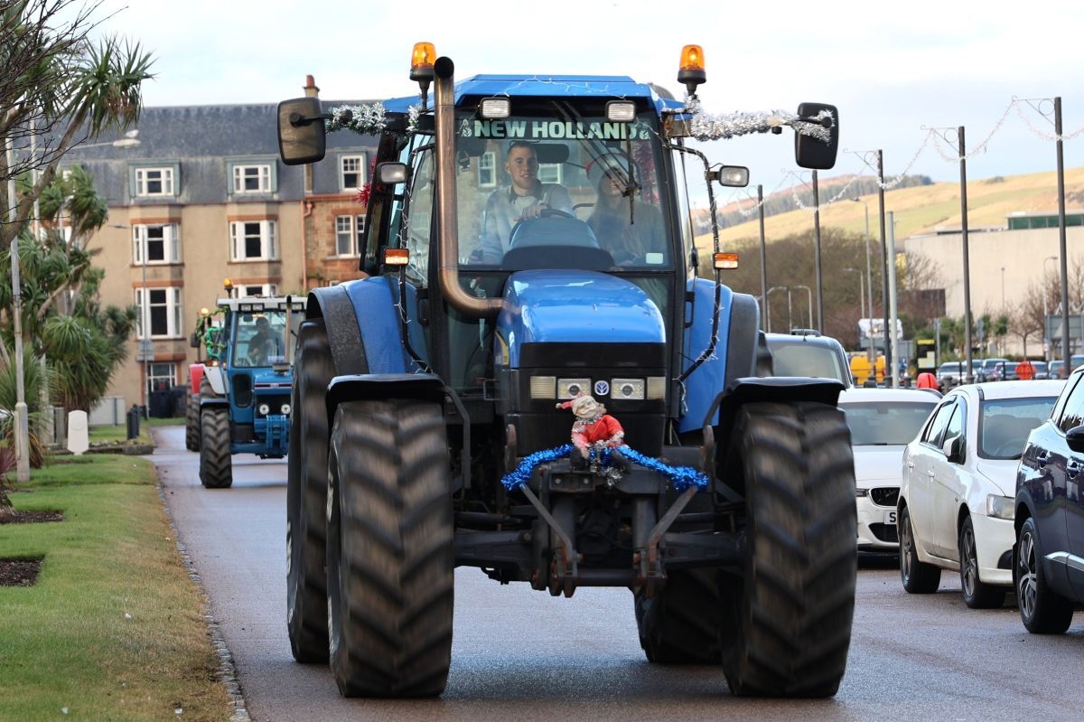 West Coast Today - News - Kintyre tractors take to the road for ...