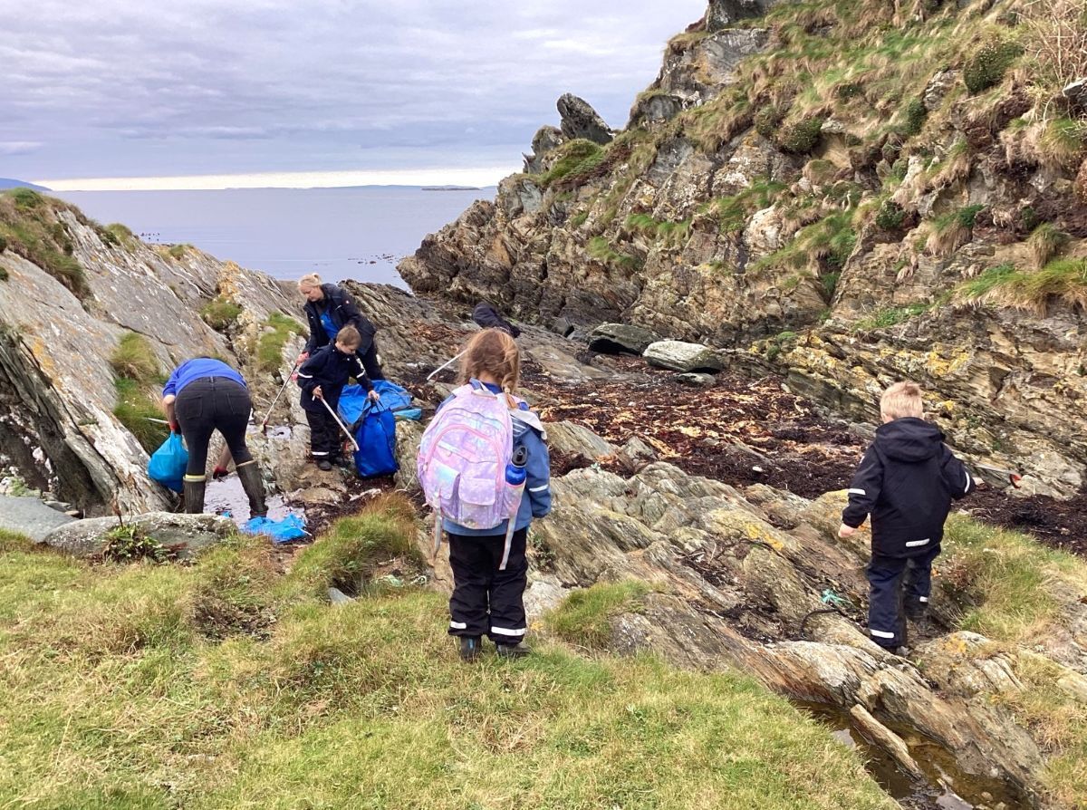 West Coast Today - News - Gigha pupils net environmental award for ...