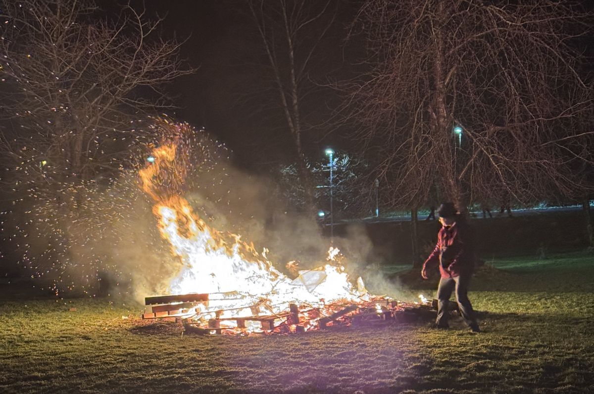West Coast Today - News - Ballachulish lights up for New Year celebrations