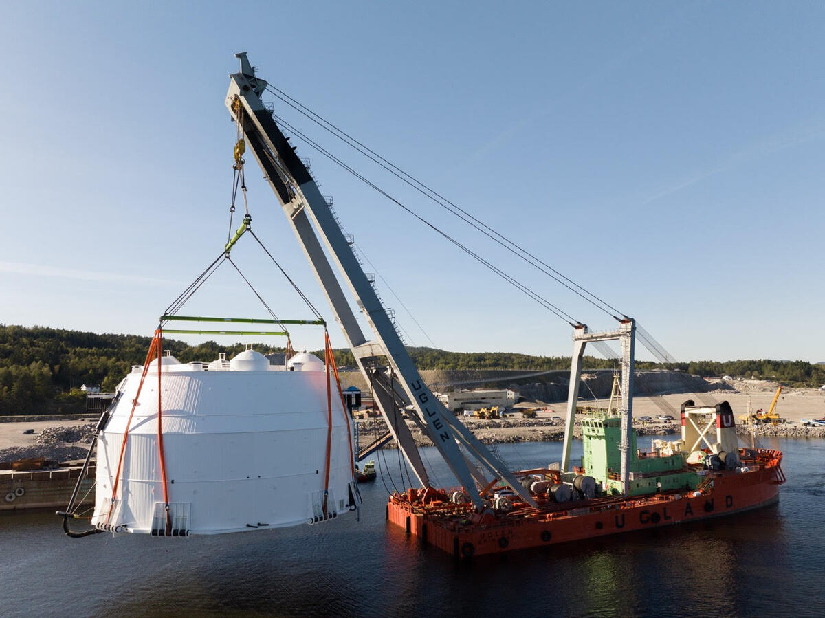 Fish Farmer - News - Mowi now largest user of closed cages