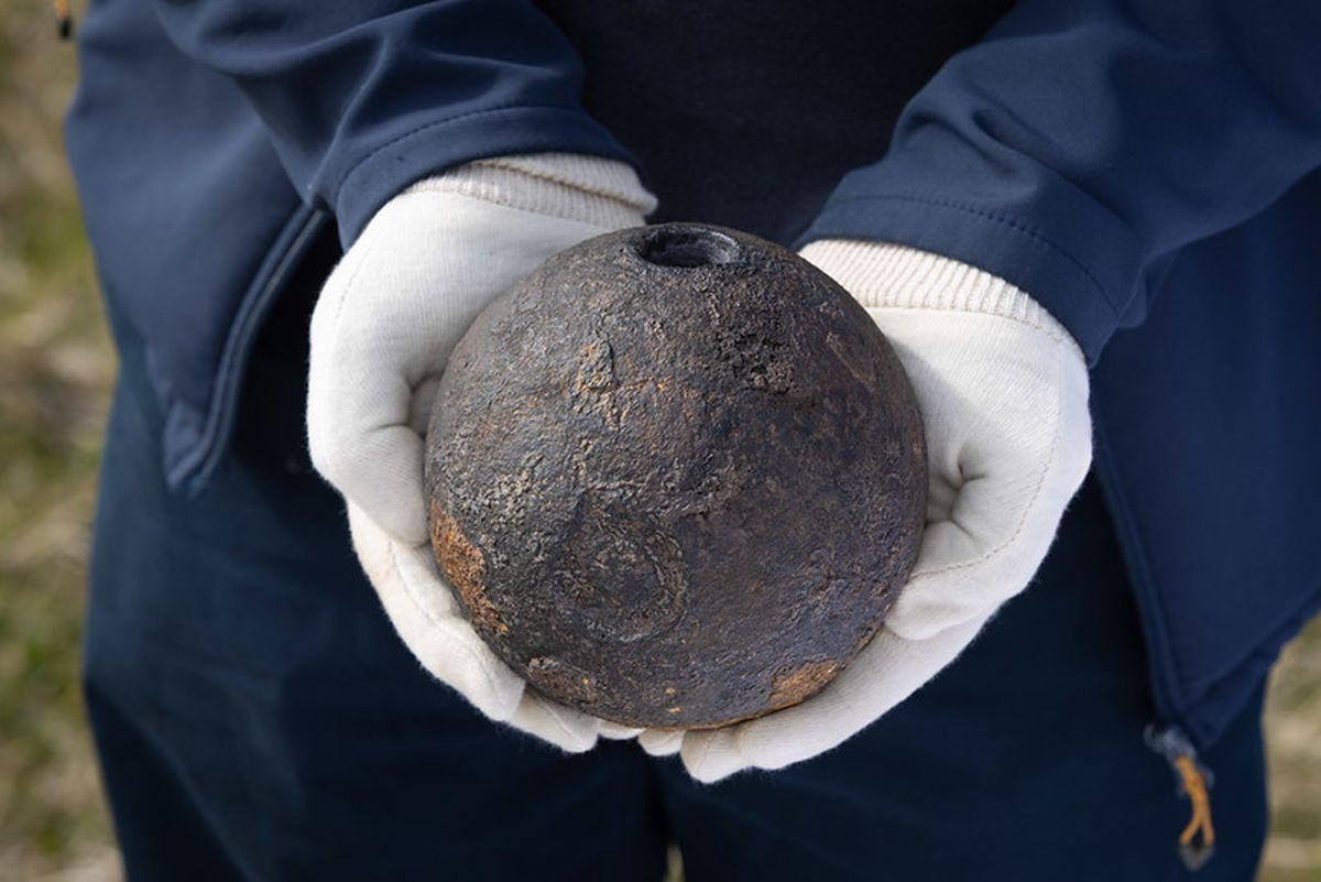 West Coast Today - News - Unexploded shell discovered almost 280 years ...