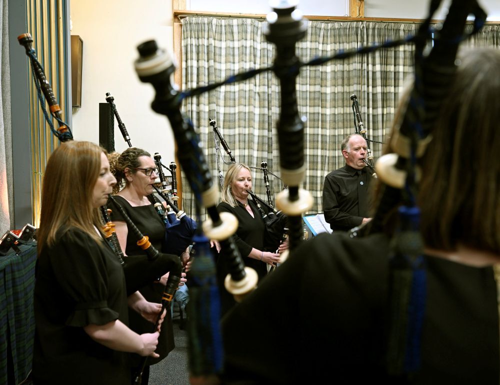 West Coast Today - Leisure - Fundraiser hits all the right notes for ...